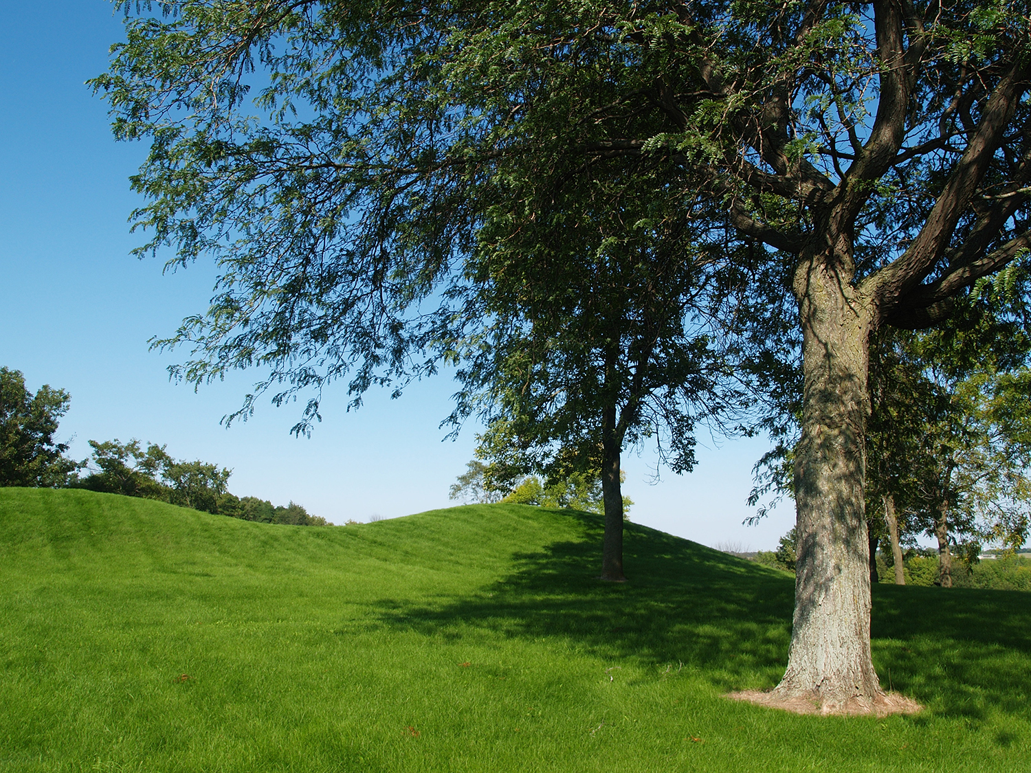 Ancient America: Aztalan Mound Site in Wisconsin - Shadows and Light
