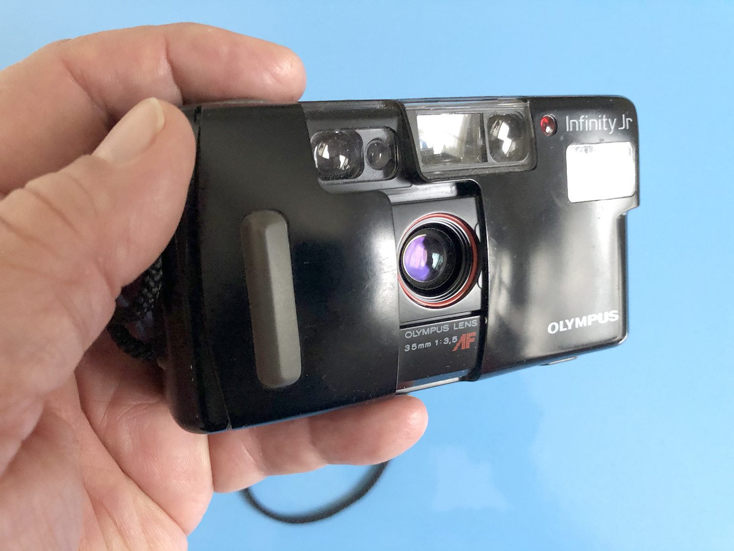 The Aesthetic Appeal of Camera Shutter Sounds - Shadows and Light