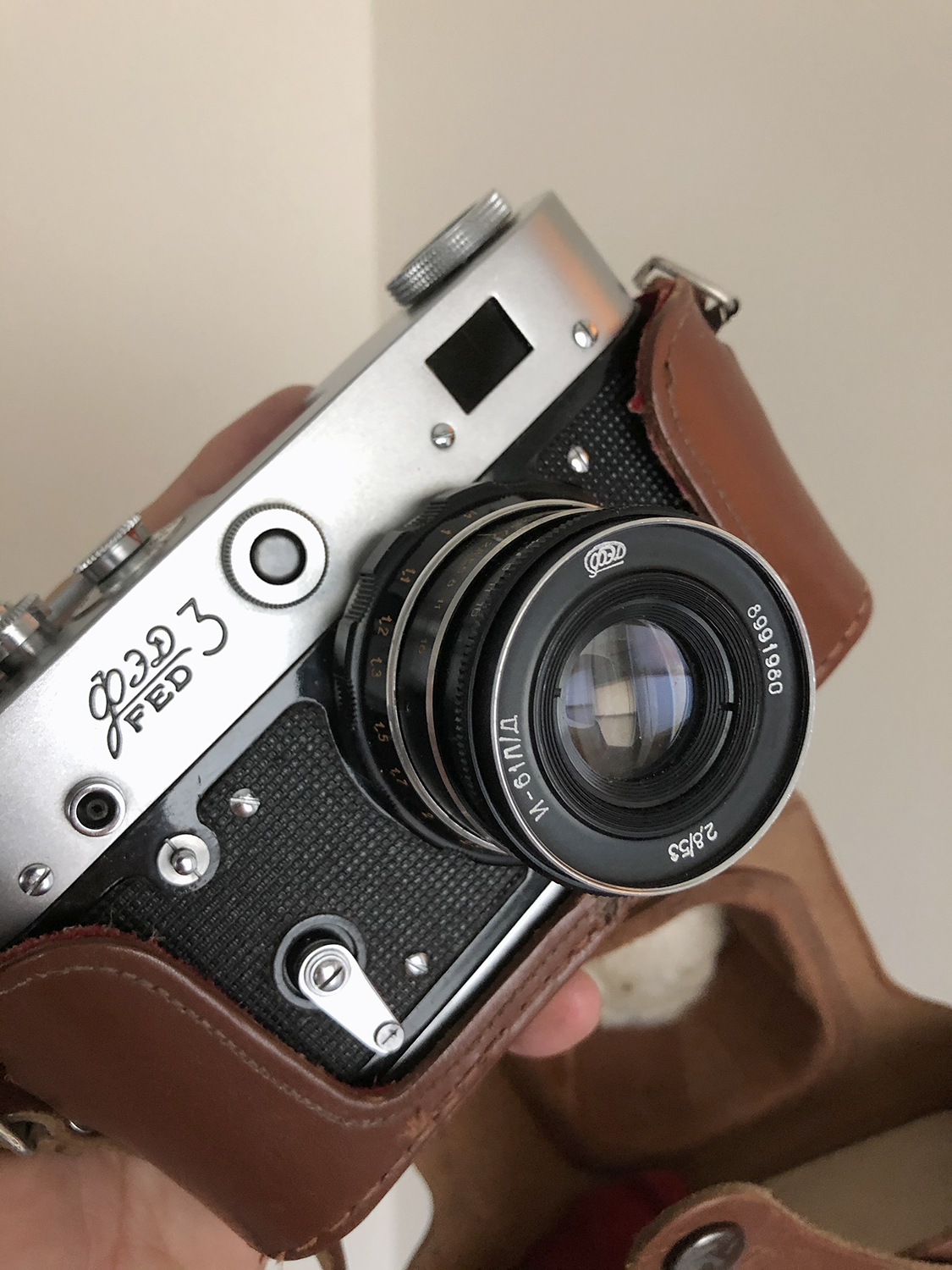 The Aesthetic Appeal of Camera Shutter Sounds - Shadows and Light