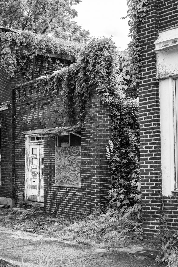 Photographing the Abandoned Ghost Town of Pamplin, Virginia - Shadows ...