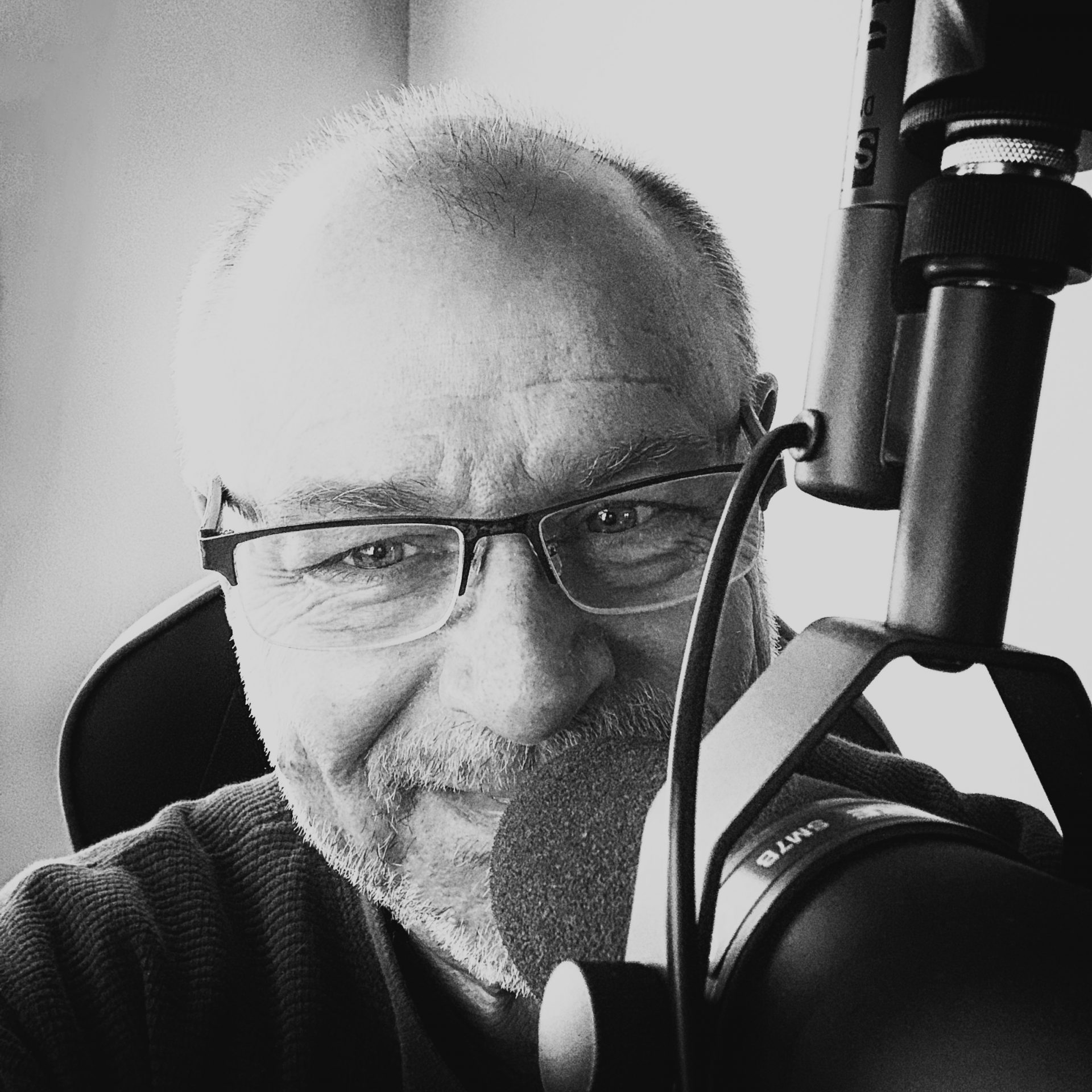 How I get that professional podcaster sound - Shadows and Light