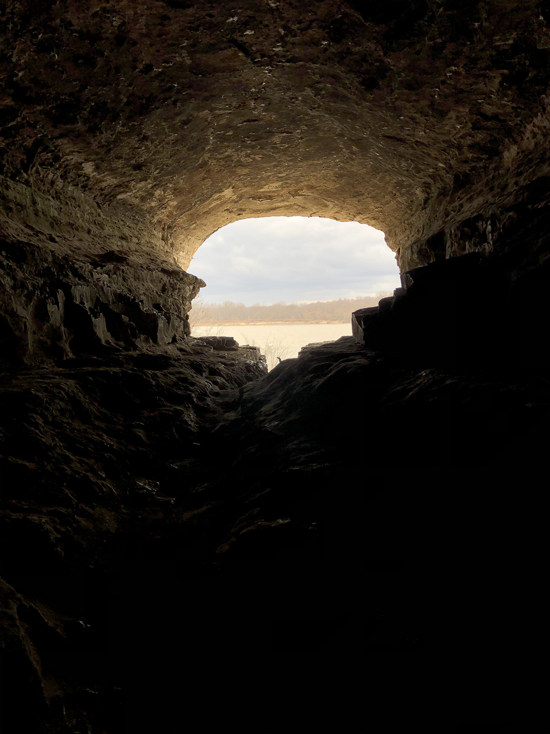 A Visit to Cave-in-Rock: Notorious Lair of River Pirates and Outlaws ...